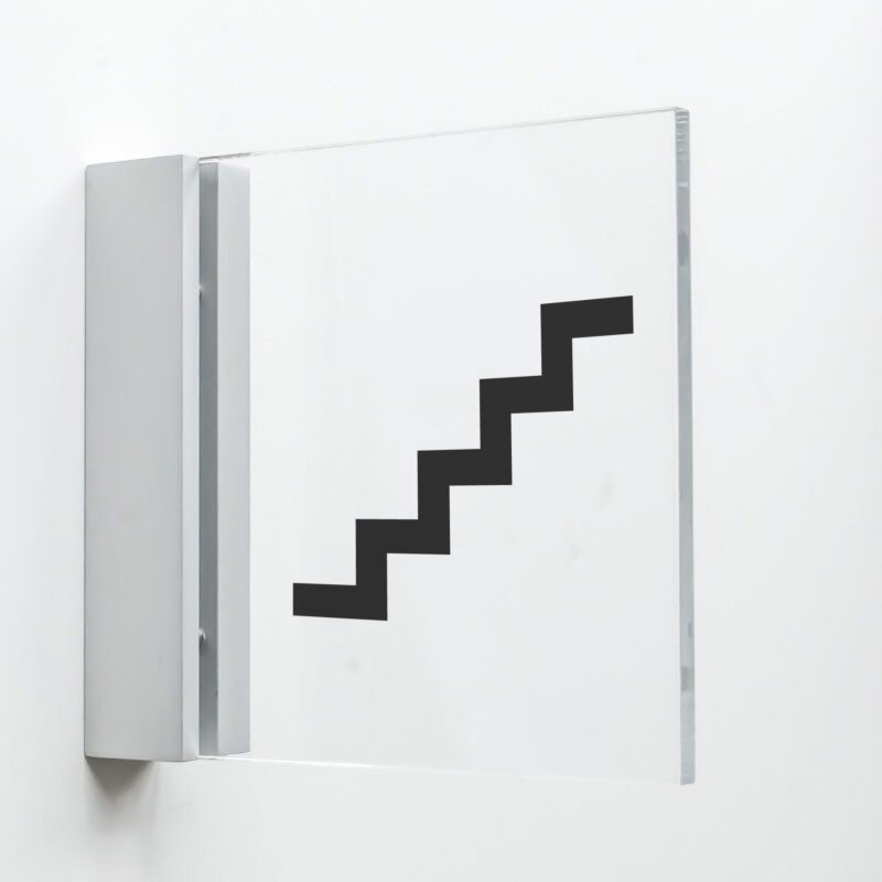 Pictogram Trap - Plexiglas bord met haakse wandhouder